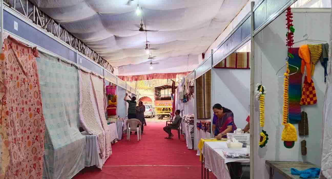 Pune News: Shop for unique handicraft items at Thematic Exhibition held ...