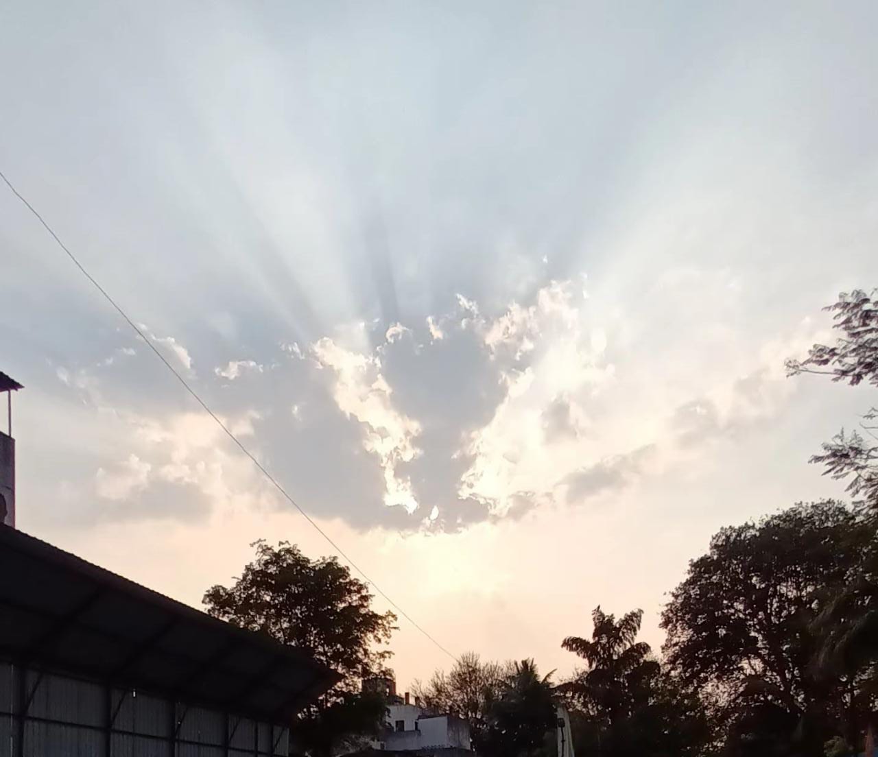 Pune Weather : IMD predicts rainfall with thunderstorm between March 12 ...