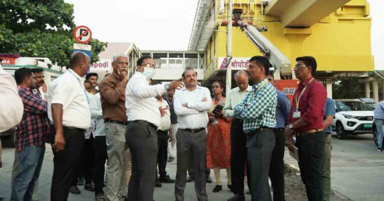 Pune : PMC commissioner Holds Inspection Of Palkhi Marg To Ensure ...