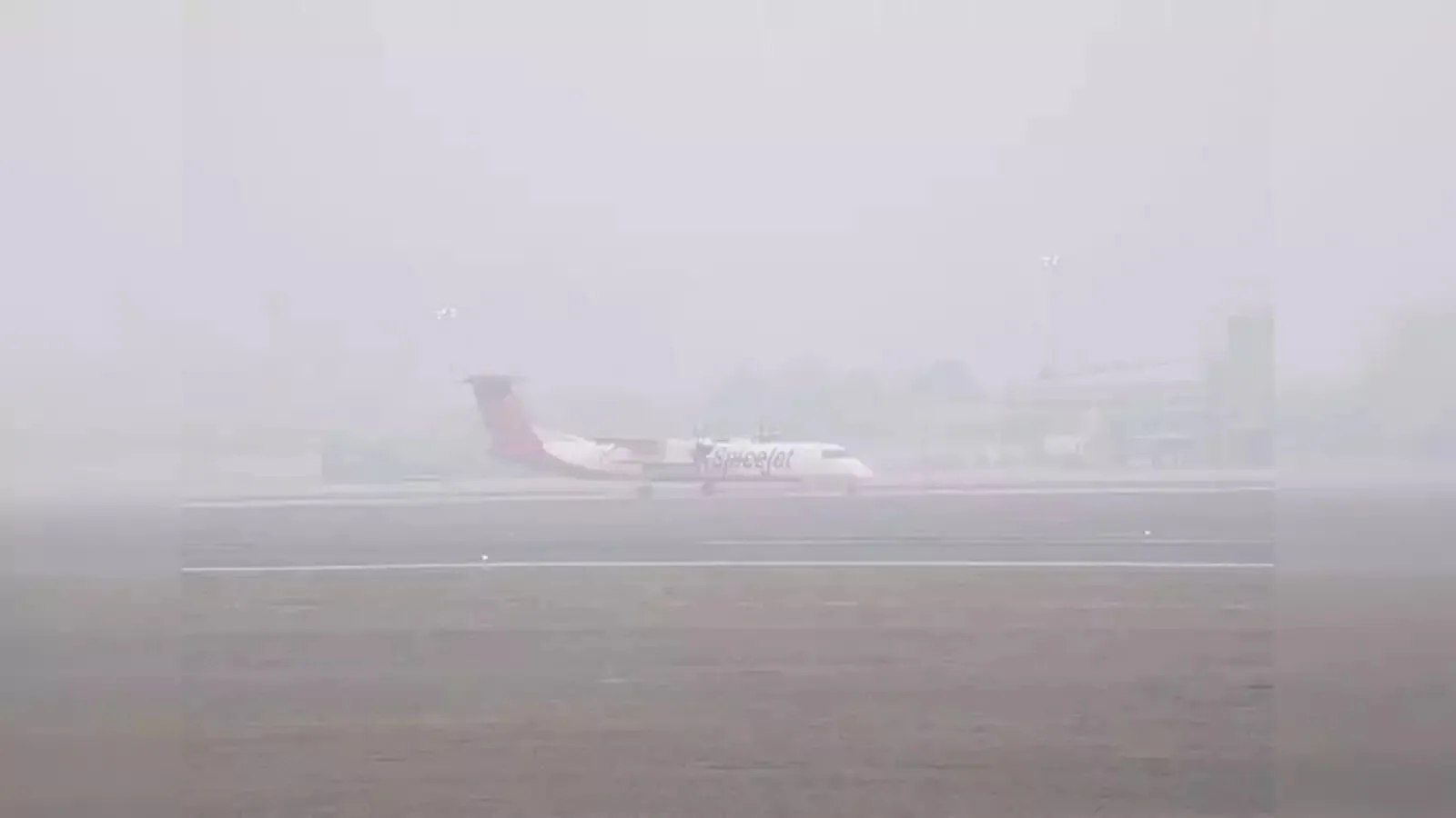 Delhi Airport : Flight operations hit as dense fog drops visibility to ...