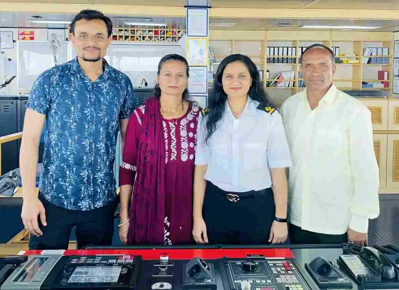 Indapur: Simran Thorat becomes first female ship deck officer in ...