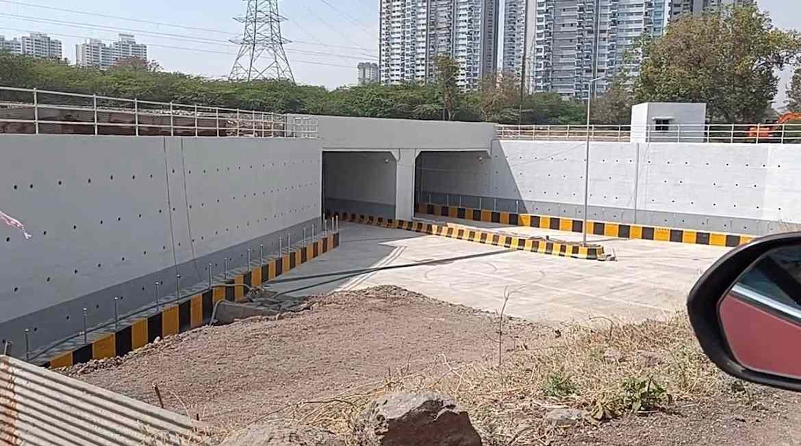 Pune: Residents in limbo as completed bridge in Keshav Nagar lies ...