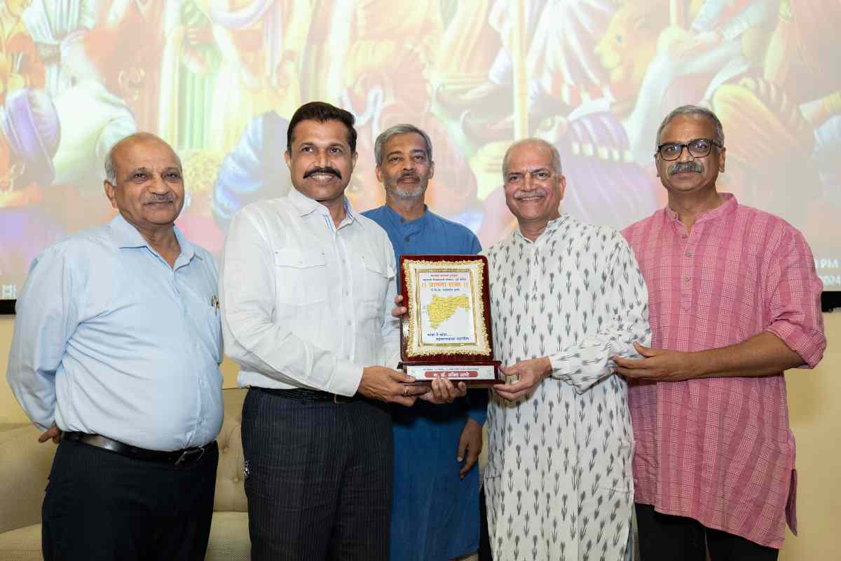 Pune: Maharaja Shivchhatrapati Pratishthan Felicitates Artists of ...