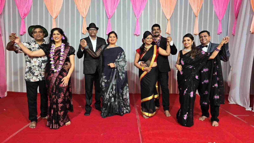 Pune: Ganesh Festival Celebrations Bring Nostalgic Bollywood Flair To ...