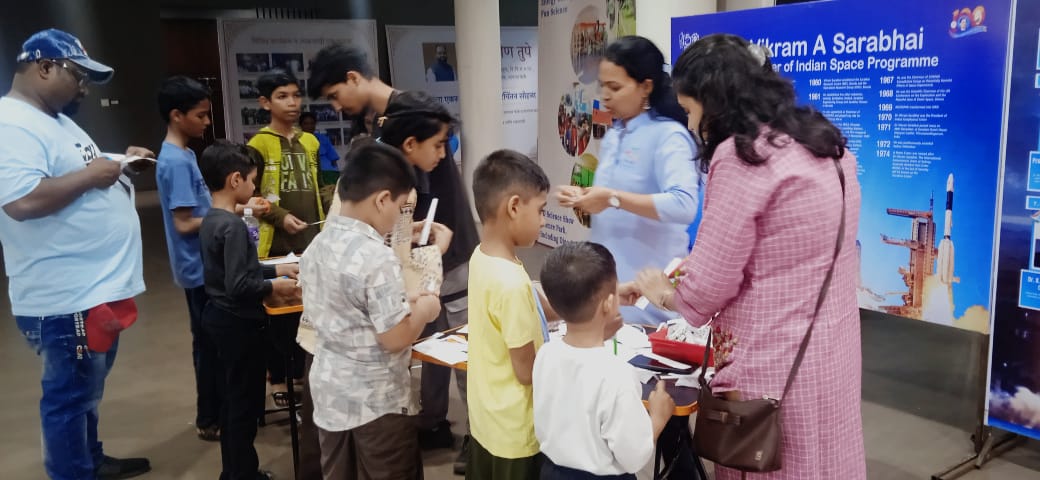 Pune: 5500 Science Enthusiasts Visit Diwali Celebrations Held At Pimpri ...