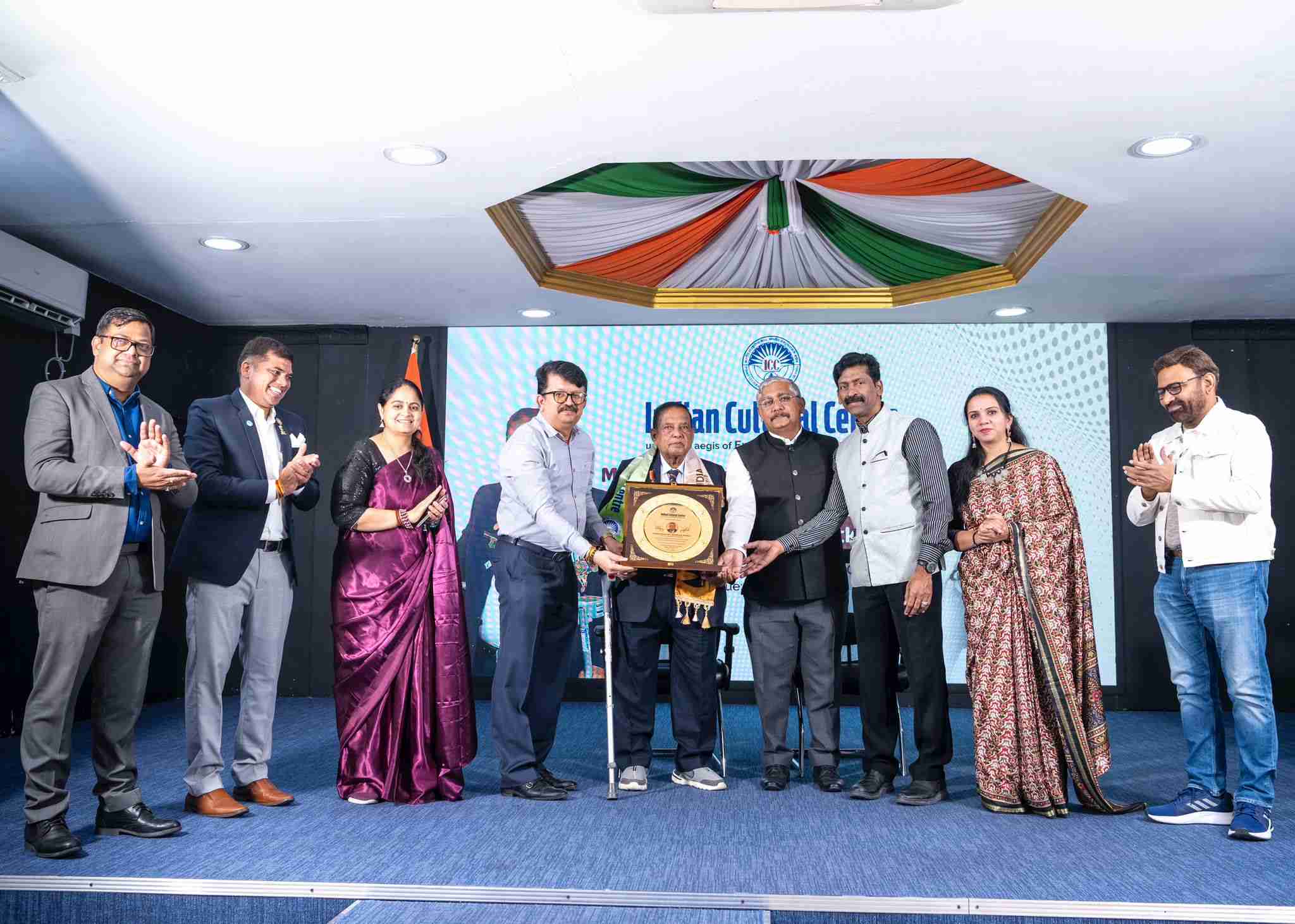Padma Shri Awardee Muralikant Petkar Honored In Qatar - PUNE PULSE