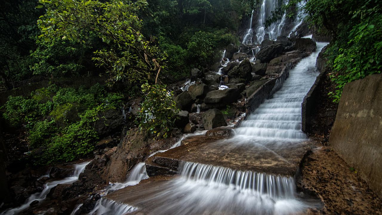 Hidden Gem Alert: This Hill Station in Maharashtra Has Waterfalls ...