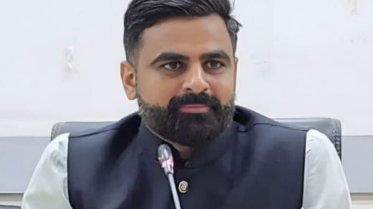 Pune District Collector Jitendra Dudi Announces Fixed Time for Citizens ...