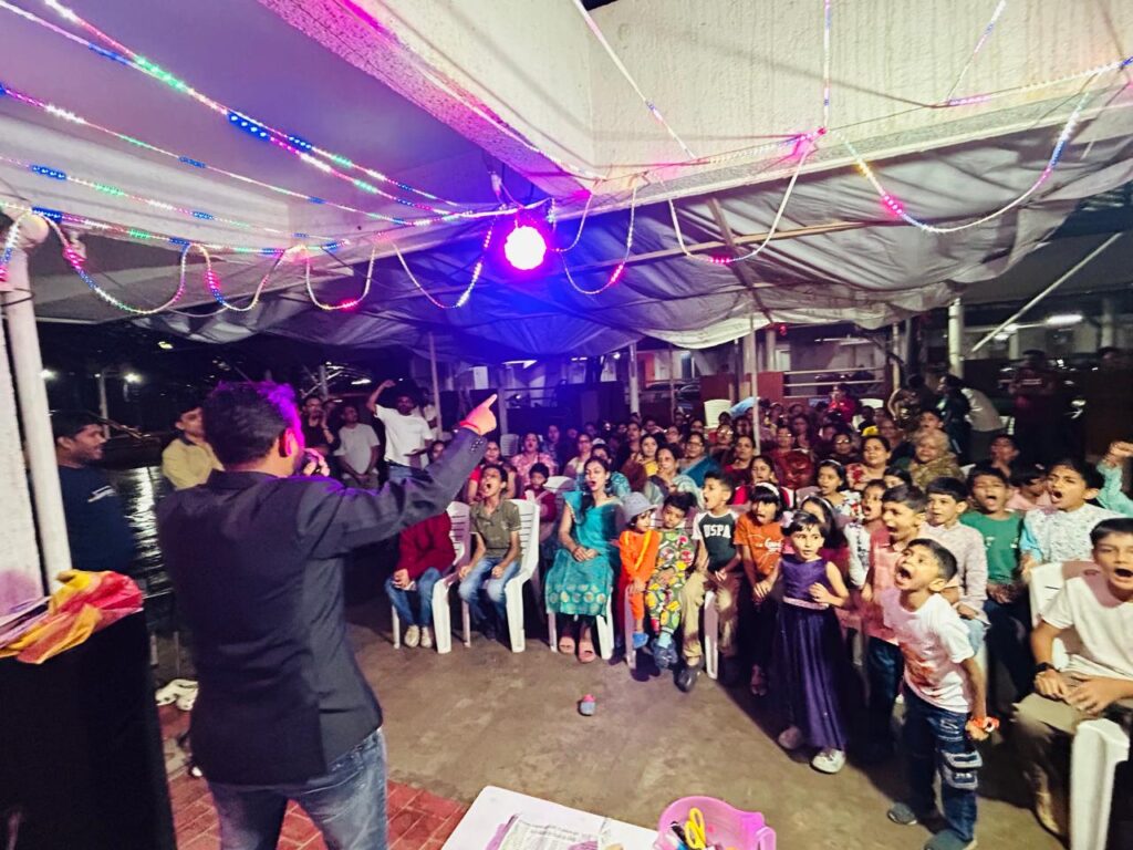 Pune: Twin Arcs C-Wing Celebrates Ganesh Festival With ‘Home Minister ...
