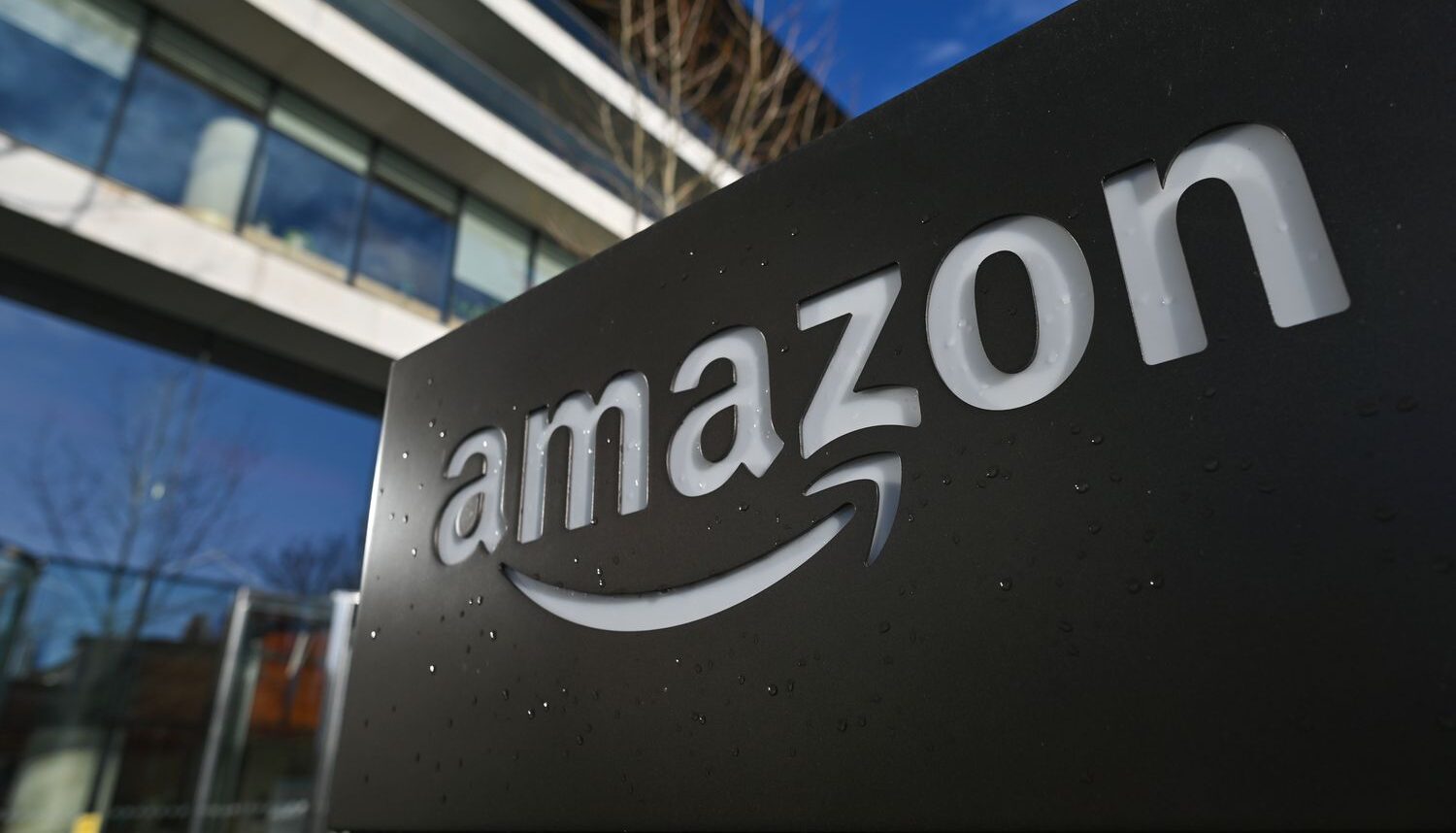 Amazon Introduces Stricter Phone Usage Policy for Employees - PUNE PULSE