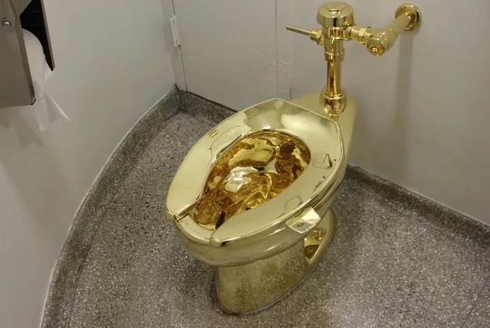 World’s Most Expensive Toilet! 18-Karat Gold ‘America’ Set for ₹83 ...