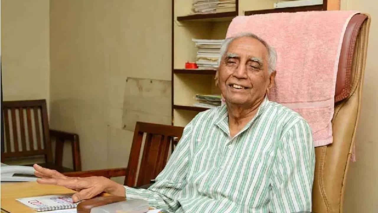 Veteran Social Activist Baba Adhav Passes Away at 95; PM Modi and ...