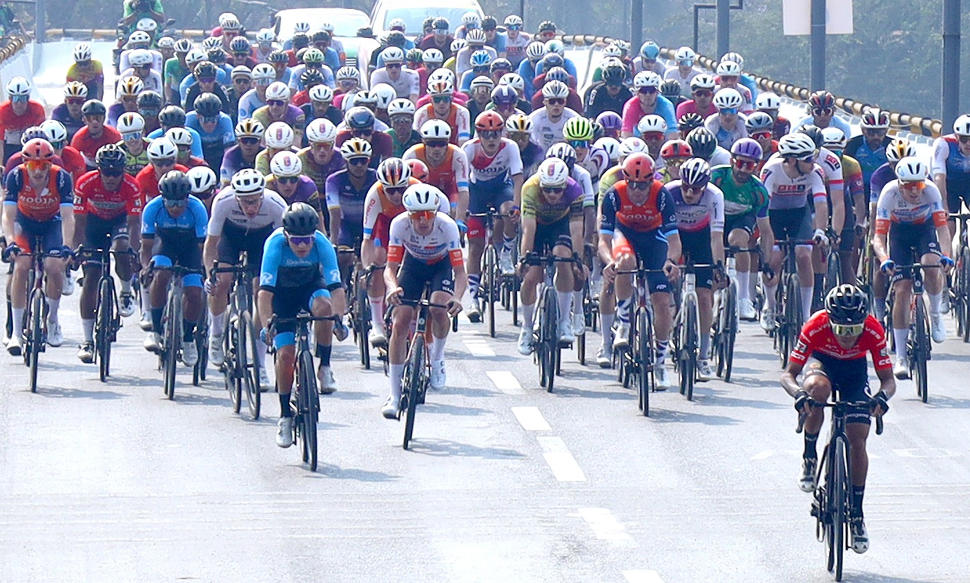 Bajaj Pune Grand Tour 2026 Finale Draws Huge Crowds, Transforms Pimpri ...