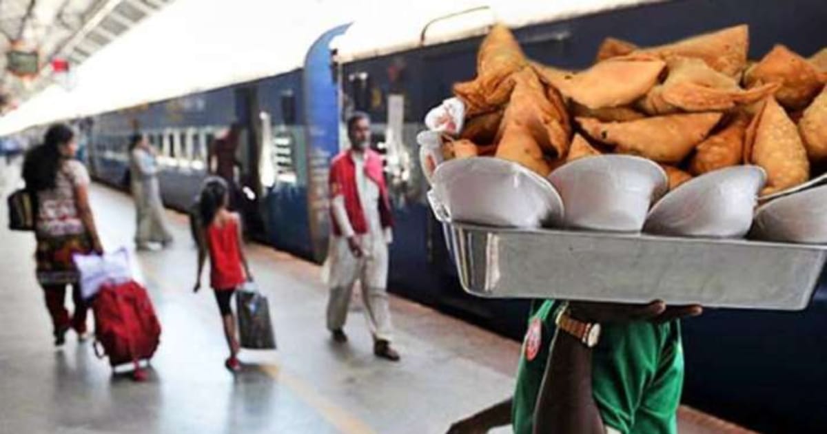 Gas Shortage May Hit Railway Snacks: Vada, Samosa Likely To Disappear ...
