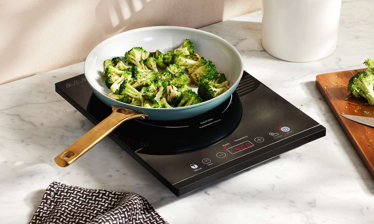 Induction Cooktop Safety Tips: Keep Smartphones, Smartwatches and Cards ...